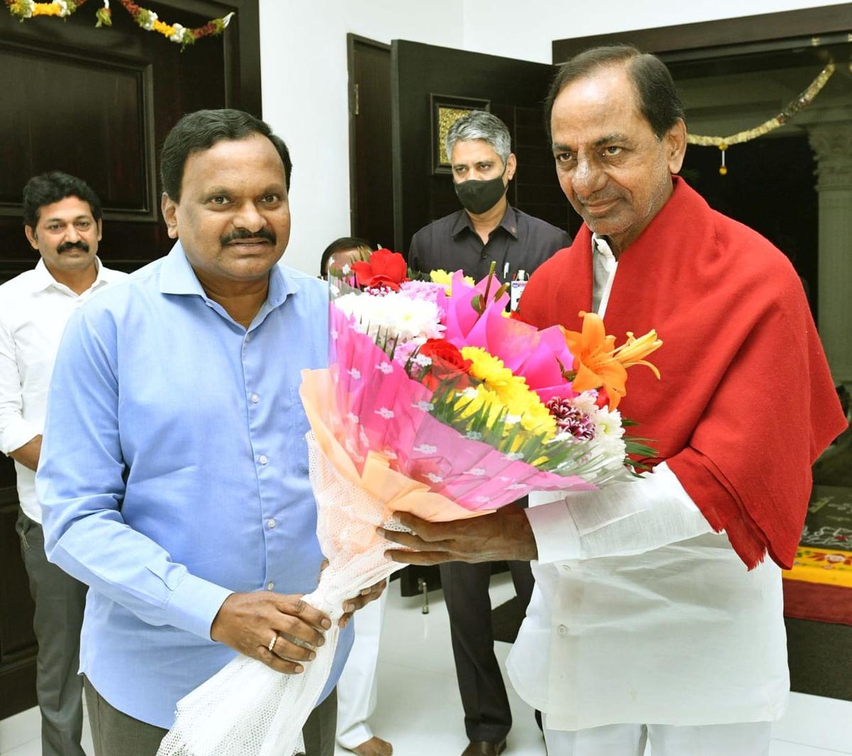 BRS names two former bureaucrats for Lok Sabha polls-2024 - The Hindu